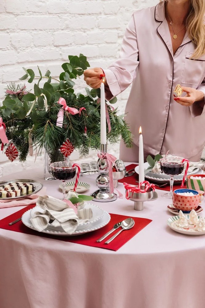 Červeno-krémové dezertní talíře s vánočním motivem z kameniny v sadě 2 ks ø 12,5 cm Yule – Bloomingville