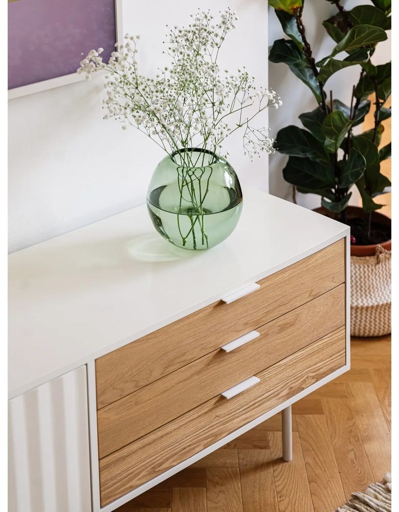 TV stolek v dekoru dubu v bílo-přírodní barvě 180x52 cm Sierra – Teulat