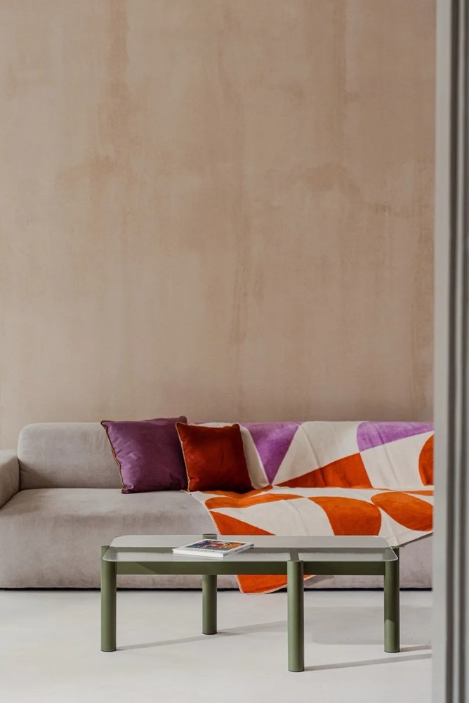 Zelený konferenční stolek se skleněnou deskou 55x105 cm Kob – noo.ma