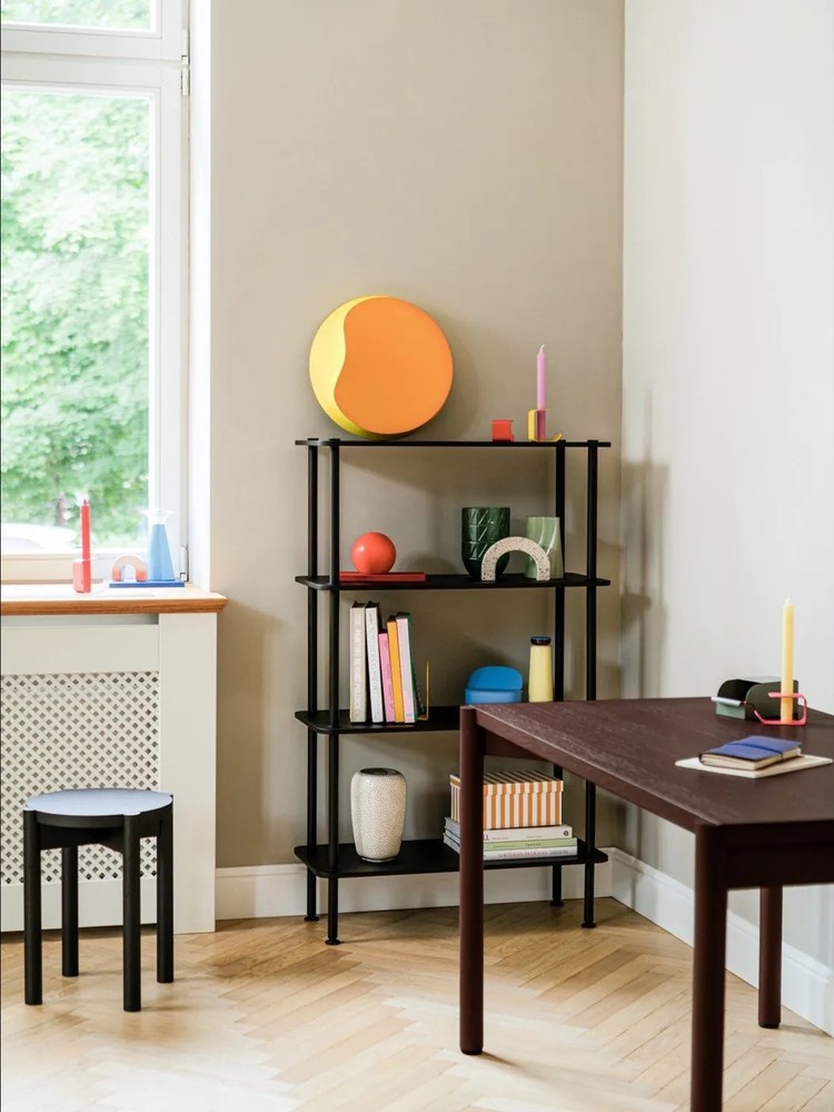 Černý regál v dekoru dubu 80x127x35 cm Teidi – noo.ma