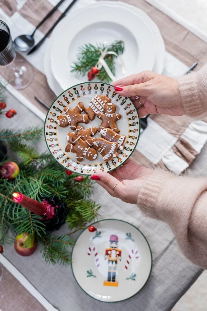 24dílná sada talířů z porcelánu Kutahya Golden Era