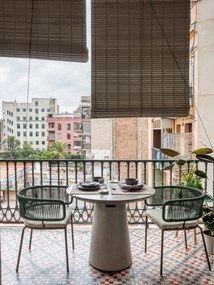 Betonový venkovní jídelní stůl Kave Home Itai, ⌀ 90 cm