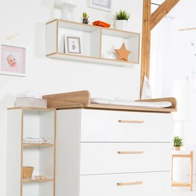 Bílá nízká dětská komoda v dekoru dubu s přebalovacím pultem 119x100 cm Ava – Roba