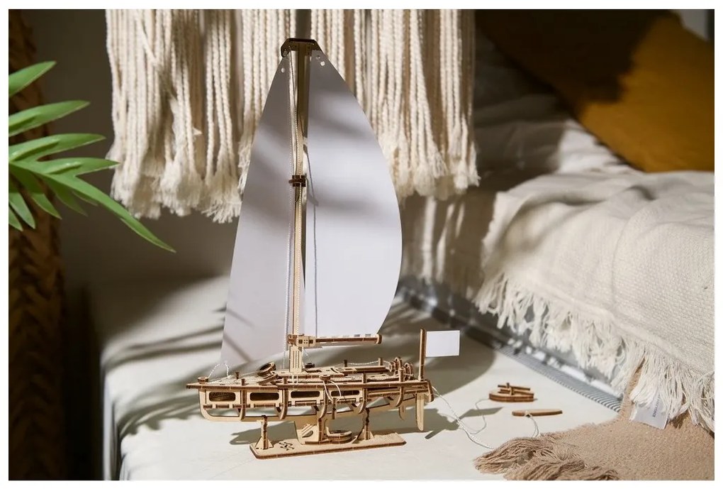 Ugears 3D dřevěné mechanické puzzle Jachta The Ocean Beauty