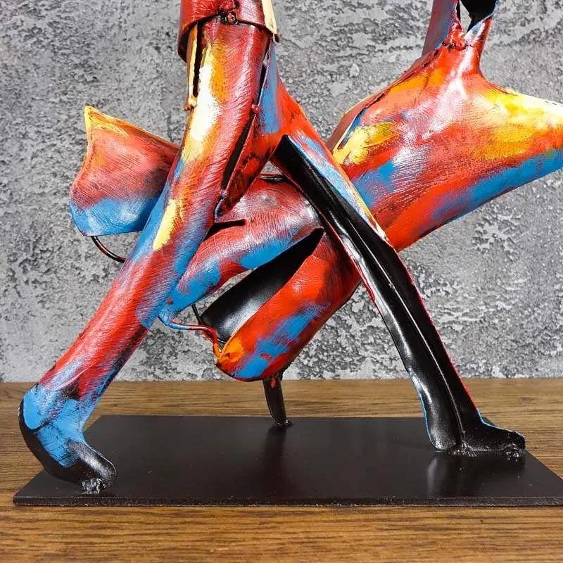 Kovová socha Dance