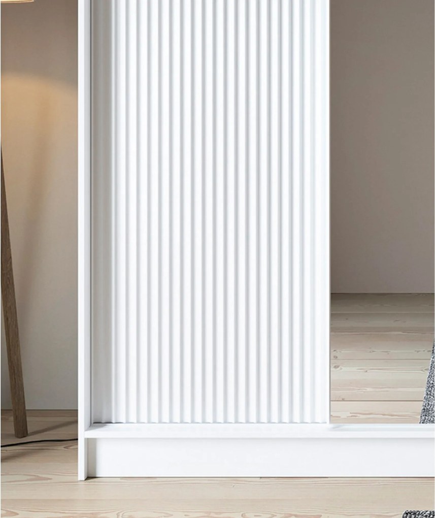 Šatní skříň Biancco se zrcadlem 180 cm bílá