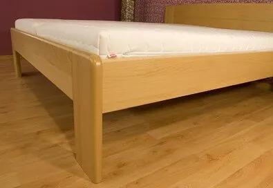Postel Postelia DANIELO Buk 180x200 - dřevěná postel z masivu o šíři 4 cm