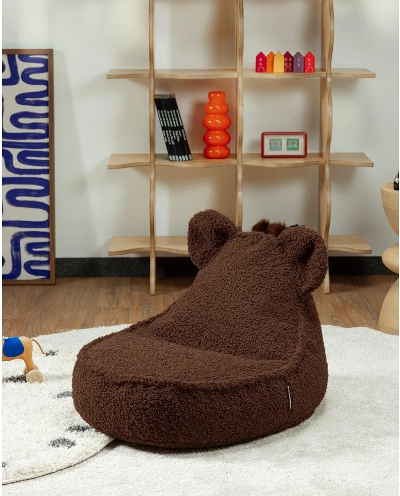 Tmavě hnědý dětský sedací vak z textilie bouclé Warm Hazel – Wigiwama