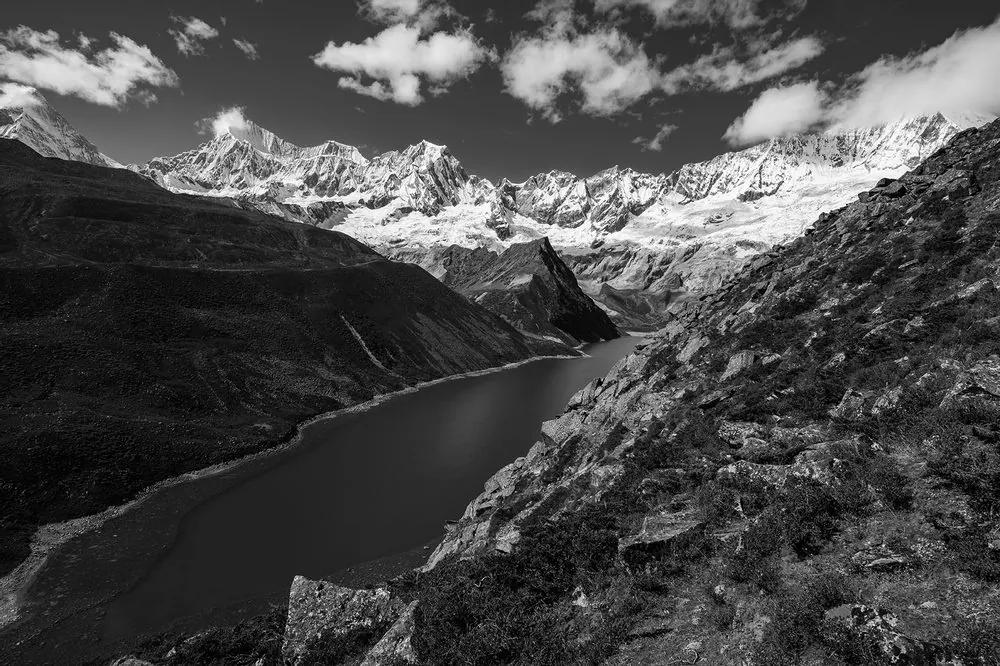 Samolepící fototapeta park Patagonie v Argentině v černobílém - 450x300 cm