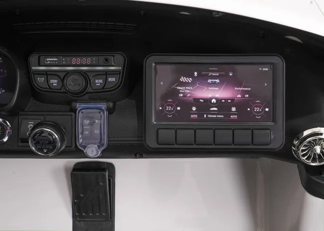 Elektrické autíčko Mercedes Benz GT63 AMG bílé