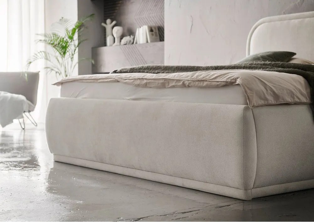 Krémová čalouněná dvoulůžková postel s úložným prostorem s roštem 180x200 cm Soma – Meise Möbel