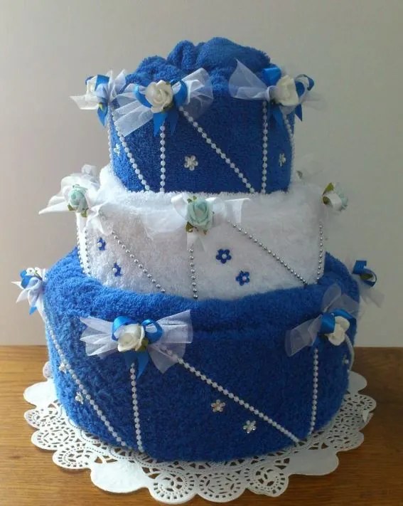 Třípatrový ručníkový dort modrý - 311