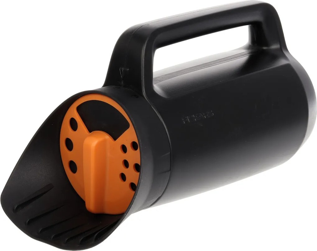 Sypač FISKARS SOLID ruční na hnojivo, sůl 1057076 10429