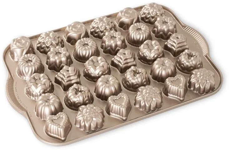 Nordic Ware minibábovkový plát s 30 formičkami Tea Cakes and Candies, 2,5 cup karamelová, 59448