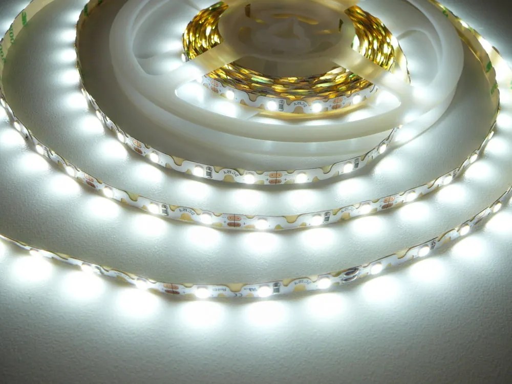 LED Solution Ohebný LED pásek 6,2W/m 12V bez krytí IP20 Barva světla: Teplá bílá 07804