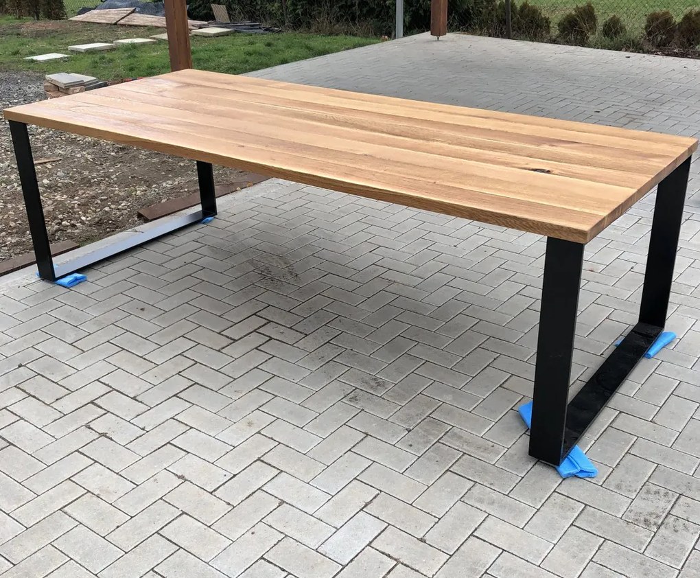 KULHÁNEK Zahradní stůl s nohami z ploché oceli XXL Odstín nátěru: lazura - teak, Velikost desky: 250x90 cm, Odstín podnože: antracit - RAL 7016