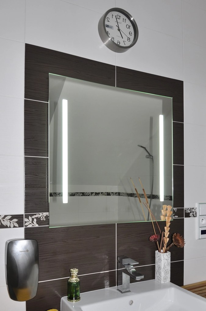 Amirro Zrcadlo na zeď chodbu do pokoje ložnice koupelny předsíně LUMINA WHITE - 70 x 70 cm se dvěma podsvícenými pruhy (zářivkové osvětlení) 901-312