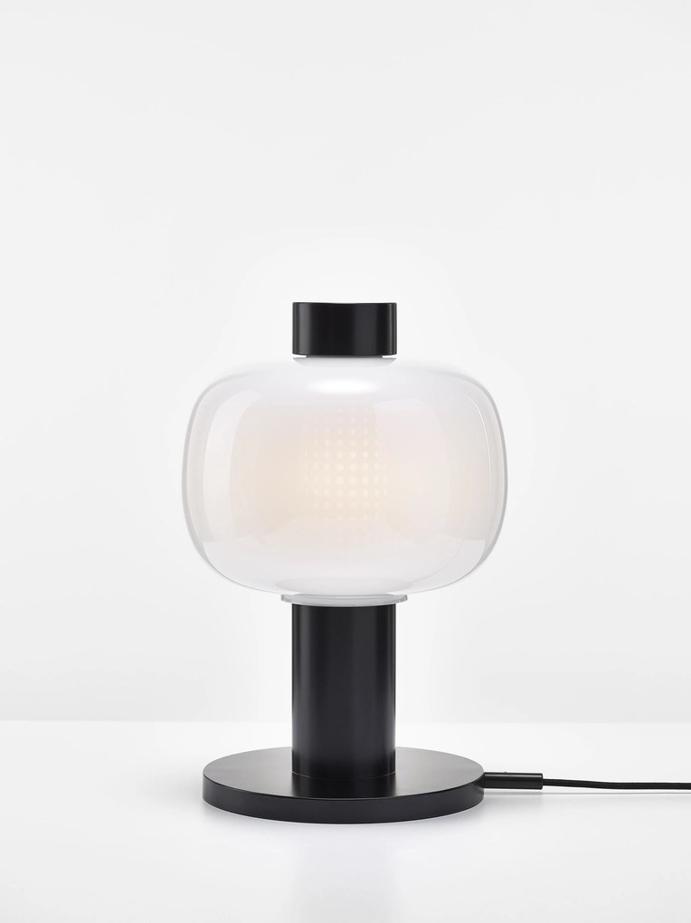 Designová lampa Brokis Bonbori Small PC1164 Povrch Montury: šedá metalická, Barva skla: Triplex opál, Povrchová úprava skla: CASAMBI CBU-TED