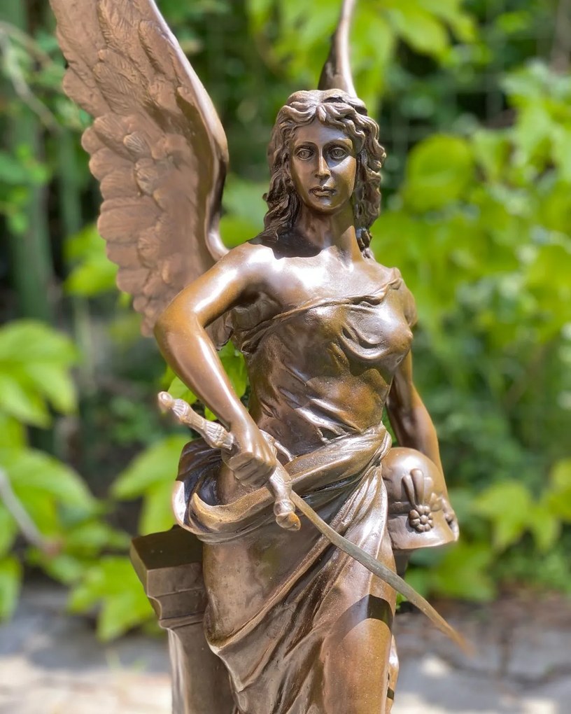 Bronzová socha soška Minerva