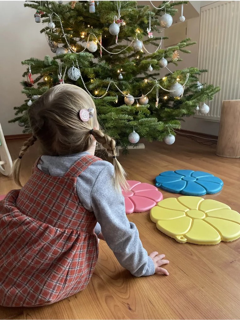 VYLEN s.r.o. Pěnový podsedák KYTKA Barva: 90 Černá