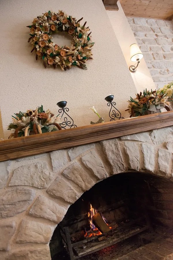 Kamenný obklad, Z BETONU, Limestone Opuka Champagne, světle šedá, 100 - 500 x 150 - 270 mm, tloušťka 20 - 60 mm, 0.5 m2