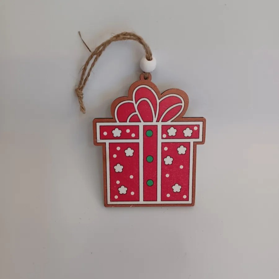 Dřevěná vánoční ozdoba dárek, 7,7 × 9,5 cm, červená