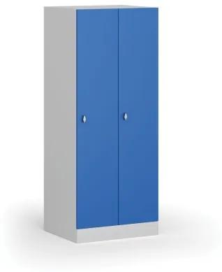 Šatní skříňka snížená, 2 oddíly, 1500 x 600 x 500 mm, otočný zámek, modré dveře