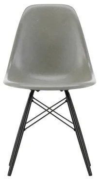 Eames Fiberglass chair DSW černě lakovaný javor raw umber Vitra