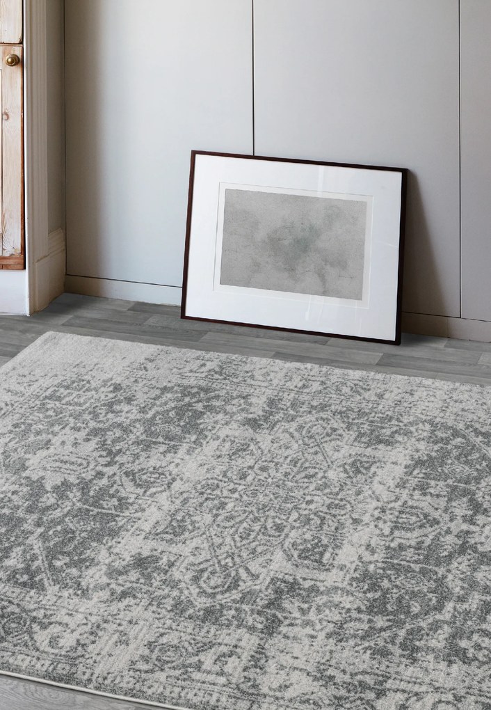 Šedý koberec Dinamo Oriental Grey Rozměry: 200x290 cm