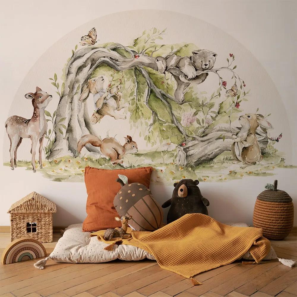 Gario Dětská nálepka na zeď Woodland walk - veselá zvířátka u stromu Rozměry: 150 x 90 cm
