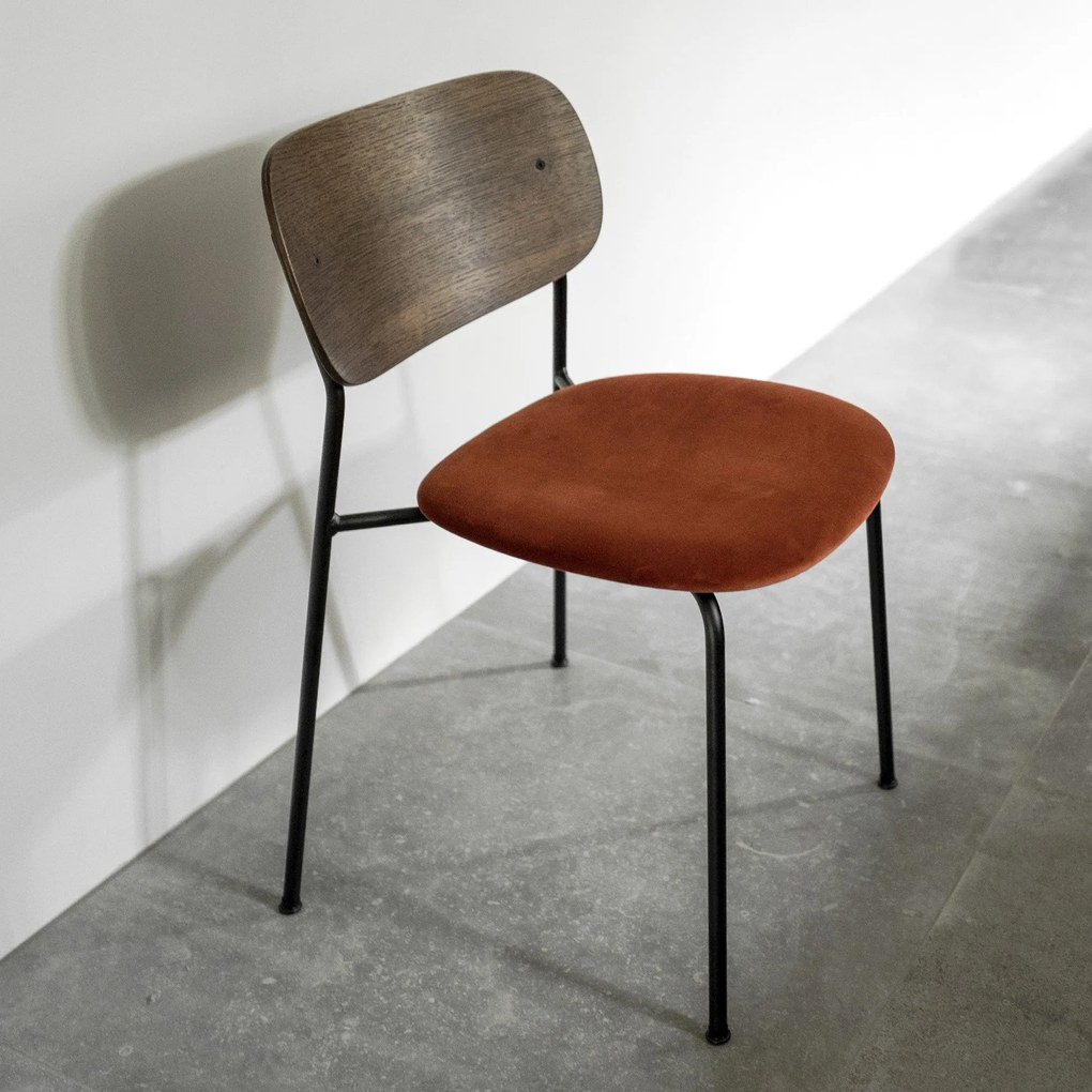 AUDO (MENU) Židle Co Chair, Black / Natural Oak / Hallingdal 130