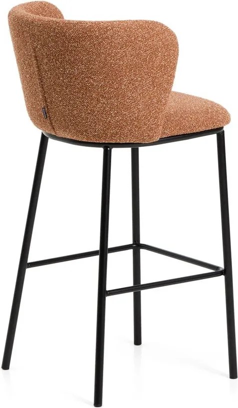 Čalouněná barová židle v terakotové barvě (výška sedáku 75 cm) Ciselia – Kave Home