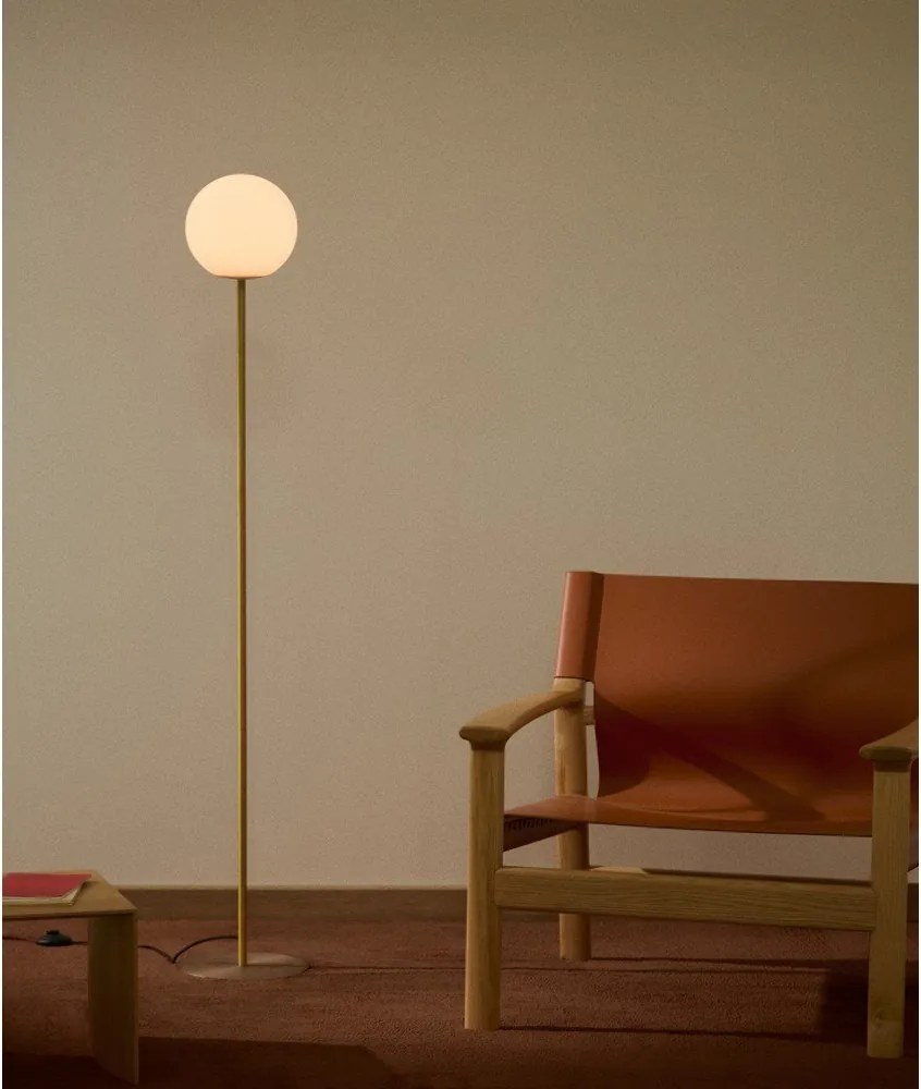 Bílá/ve zlaté barvě stojací lampa se skleněným stínidlem (výška 155 cm) Brisia – Kave Home