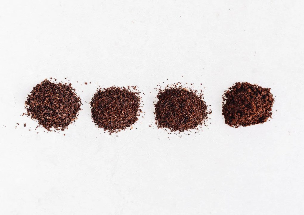 Mlýnek na kávu KitchenAid se 70 nastaveními mletí černý