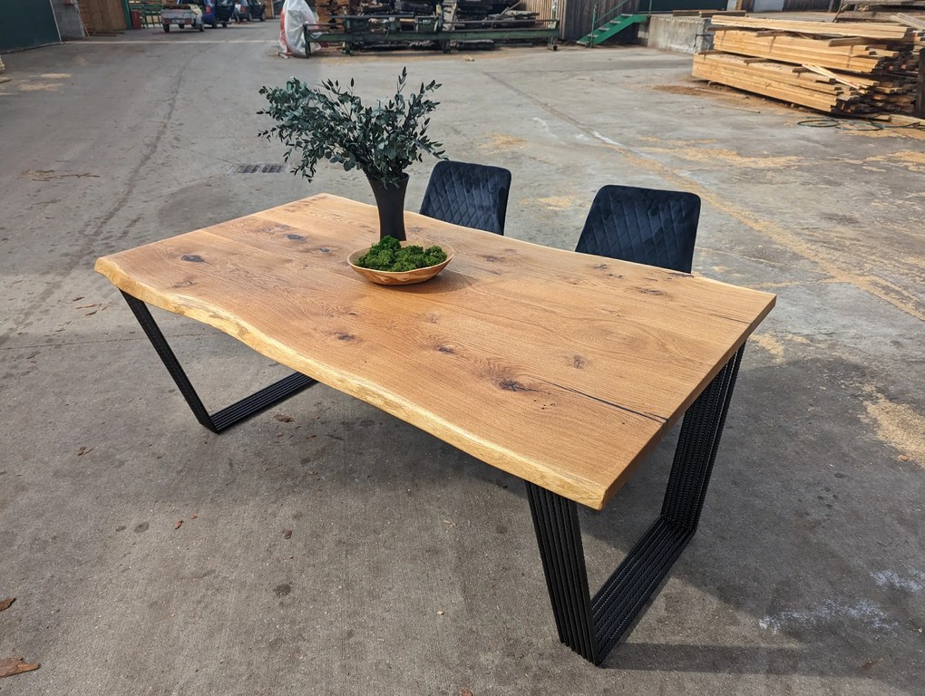 Jídelní stůl z dubového masivu Cronos v industriálním designu Velikost Desky: 2200x1000 (mm)