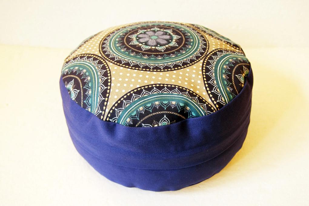 S radostí - vlastní výroba Meditační sedák s modrou mandalou - modrý Velikost: ∅30 x v18 cm
