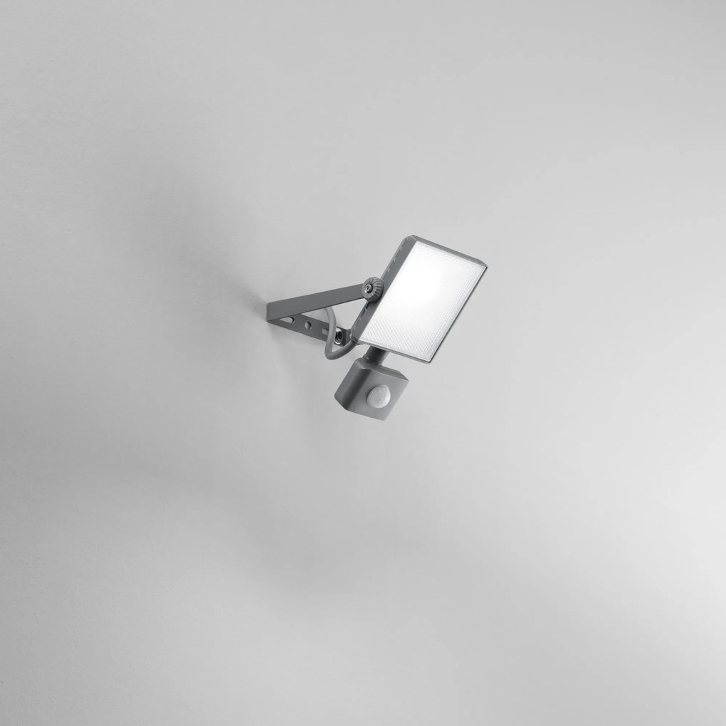 FAN LED-AXEL-10-SIL Venkovní reflektor AXEL LED, 10 W, CCT, stříbrná, IP65 - FANEUROPE