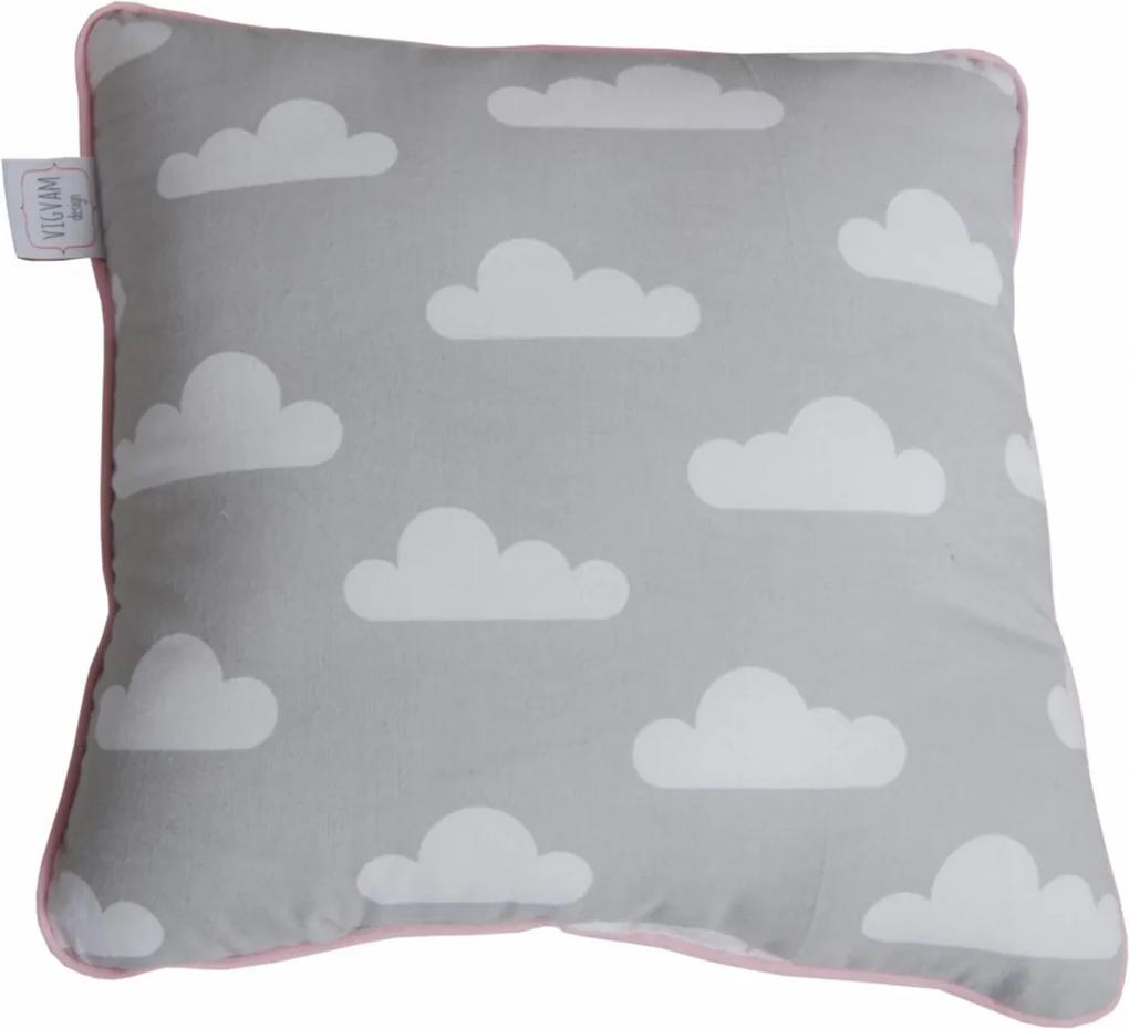 Vigvam design Bílé mraky na šedé, růžový lem - Polštář Mraky