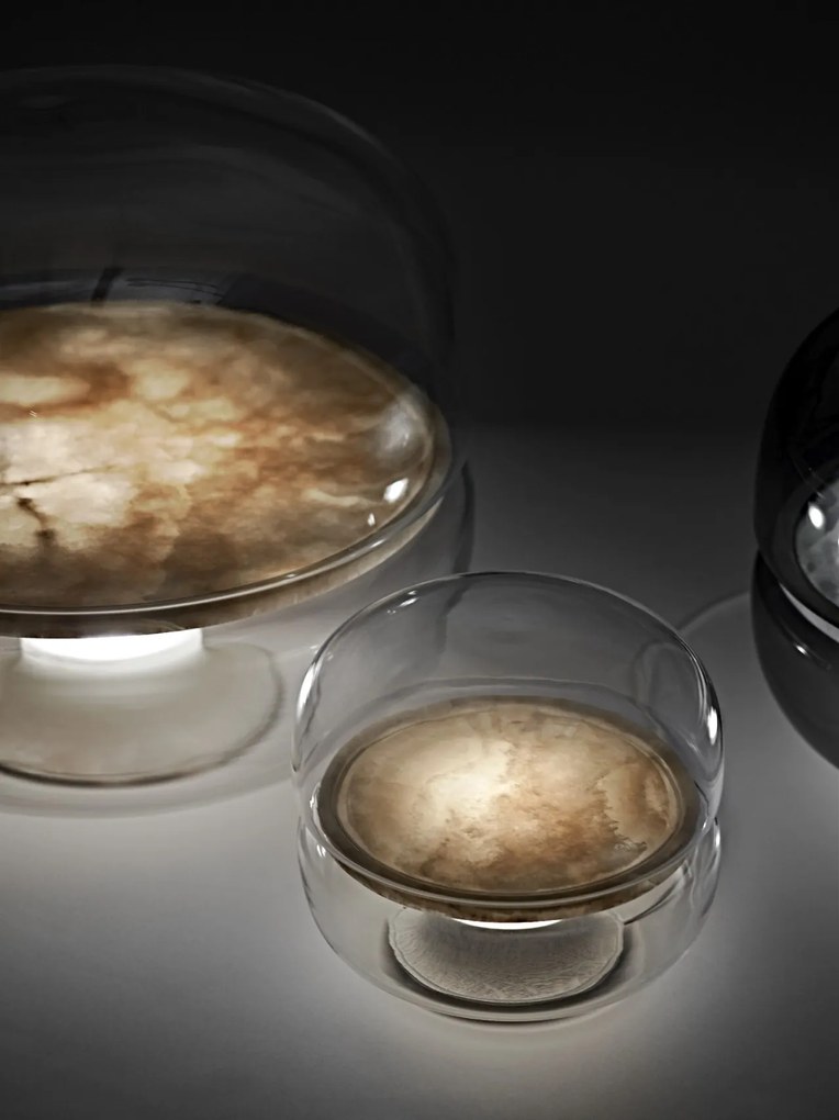 Designová stolní lampa Brokis Macaron S, PC1038 Barva skla: Šedá kouřová - transparentní sklo, Základna: Onyx bílý (CSFB1535), Disk: Onyx medový (CSOP1533)