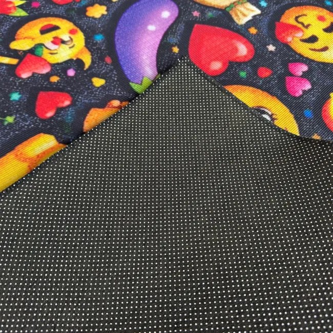 Protiskluzový herní koberec Emoji 3D