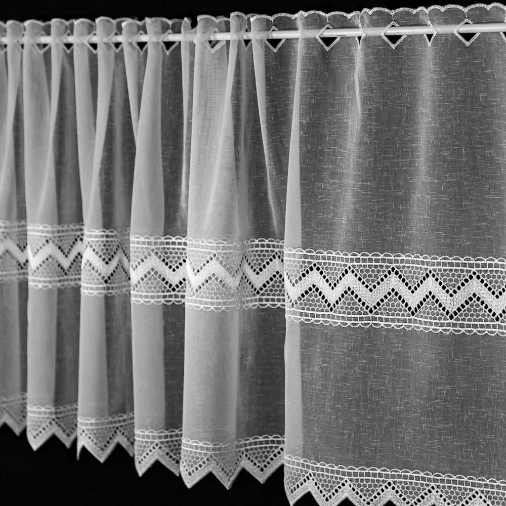 Českomoravská textilní vitrážová záclona, polyesterový batist V309 vyšívaný proužek s vlnkou, s bordurou, bílá, výška 60cm (v metráži)