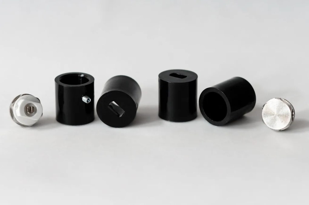 Regnis LOX, topné těleso 530x1810mm, 765W, černá matná, LOX180/50/D500/BLACK