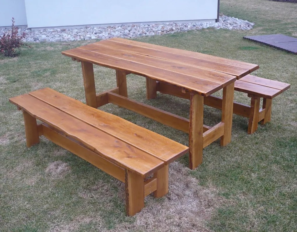 KULHÁNEK Zahradní dubová sestava - stůl, 2x lavice bez opěradla (rustikální provedení) Délka: 160 cm, Odstín nátěru: olej - modřín