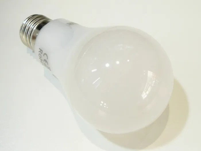 LED žárovka 7W ekvivalent 50W