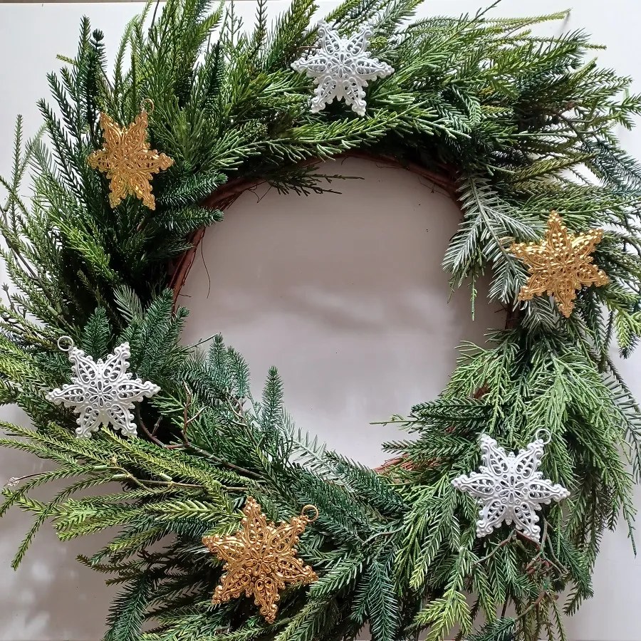 Vánoční ozdoby na stromeček kovové vločky 10 × 7,7 cm, bílá, balení 3 ks