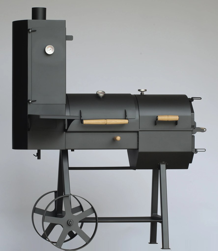 Vari Gril Economic with an oven and a smoker