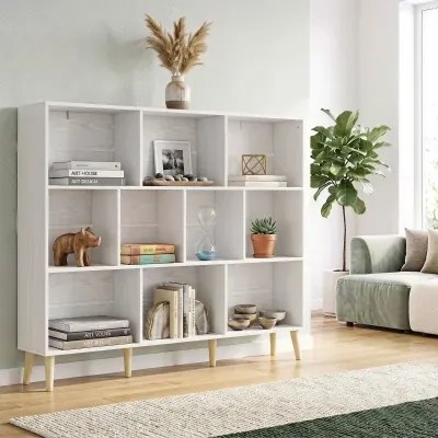 HOMCOM 3-stupňový regál na knihy s 10 přihrádkami a masivními dřevěnými nohami 140x24x107 cm Bílá