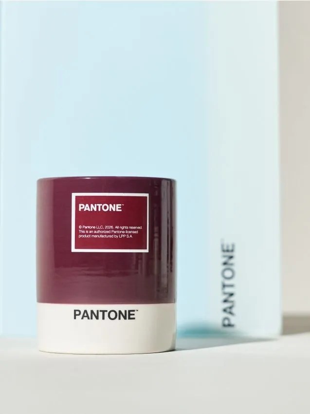 Sinsay - Svíčka Pantone - světle fialová