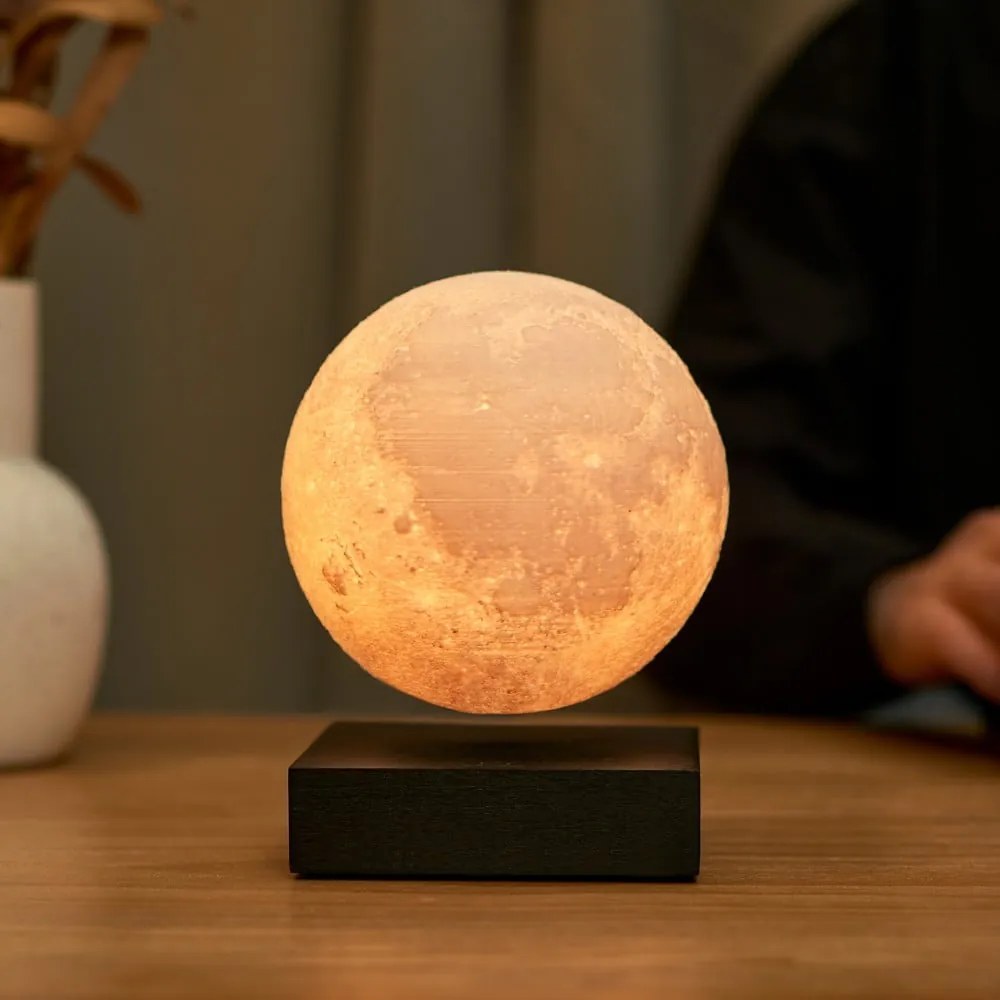 Černá stolní levitující lampa ve tvaru Měsíce Gingko Moon