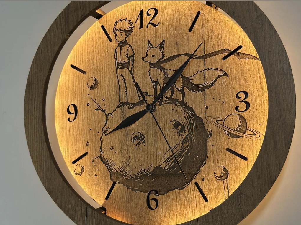 Li-Go "Malý princ" světelné hodiny s powerbankou a pohybovým čidlem/dub velikost svítidla/hodin: 50 cm